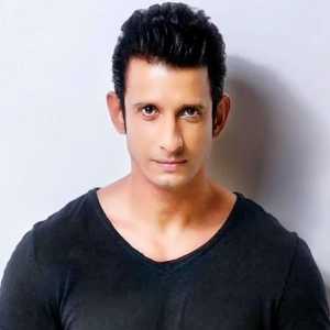 Sharman Joshi | Revionz