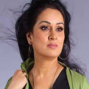 Padmini Kolhapure | Revionz