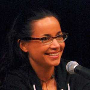 Janeane Garofalo | Revionz